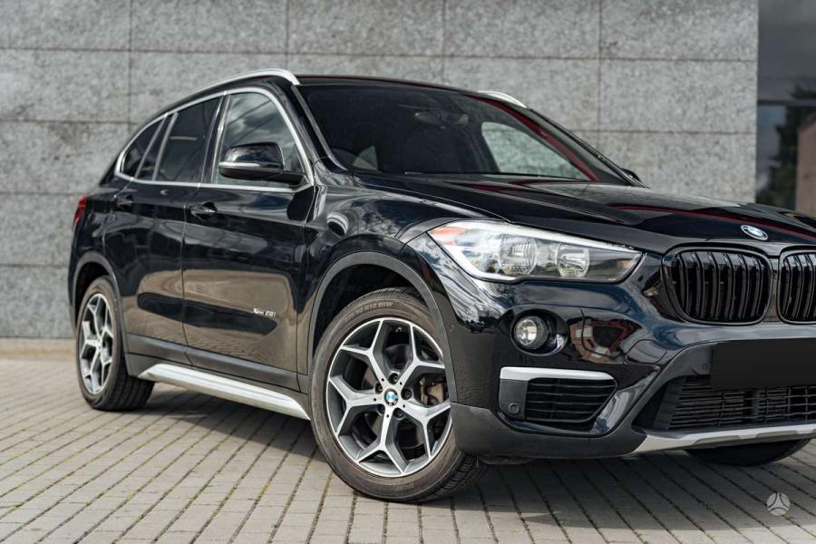Black BMW X1 2017 in Klaipeda, with an engine capacity of 2.00 L and mileage of 190 thousand km for 13400 €, photo 7 on AUTOMOTO.COM.LV
