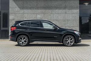 Black BMW X1 2017 in Klaipeda, with an engine capacity of 2.00 L and mileage of 190 thousand km for 13400 €, photo 9 on AUTOMOTO.COM.LV