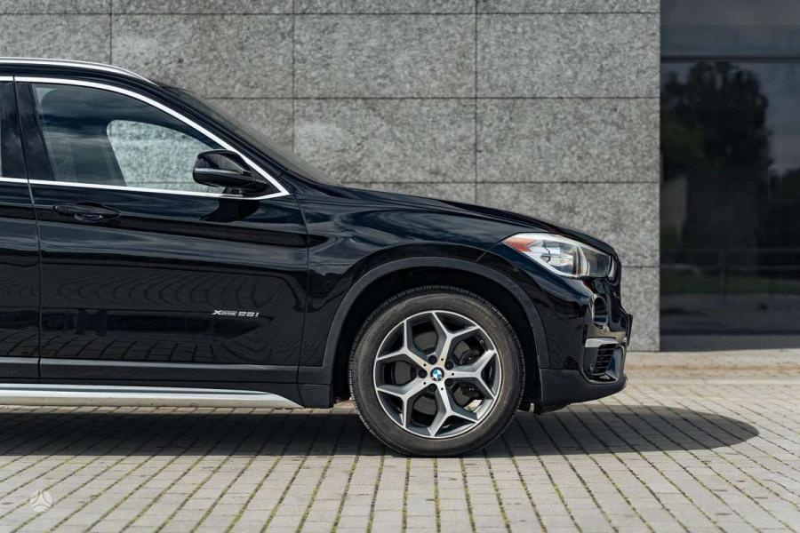 Black BMW X1 2017 in Klaipeda, with an engine capacity of 2.00 L and mileage of 190 thousand km for 13400 €, photo 10 on AUTOMOTO.COM.LV
