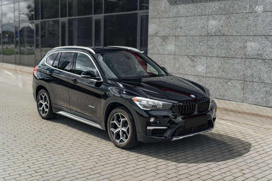 Black BMW X1 2017 in Klaipeda, with an engine capacity of 2.00 L and mileage of 190 thousand km for 13400 €, photo 11 on AUTOMOTO.COM.LV