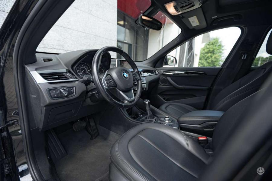 Black BMW X1 2017 in Klaipeda, with an engine capacity of 2.00 L and mileage of 190 thousand km for 13400 €, photo 18 on AUTOMOTO.COM.LV