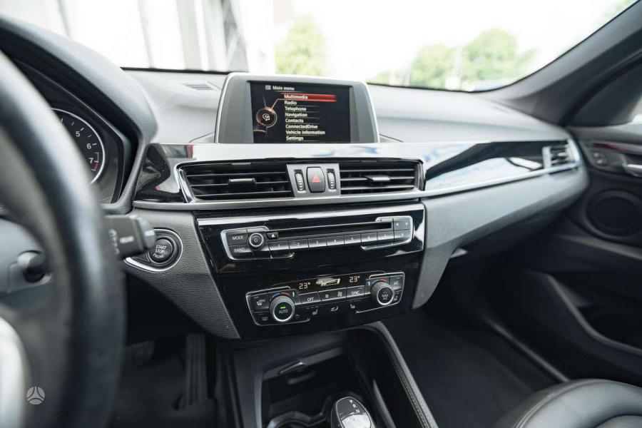 Black BMW X1 2017 in Klaipeda, with an engine capacity of 2.00 L and mileage of 190 thousand km for 13400 €, photo 22 on AUTOMOTO.COM.LV