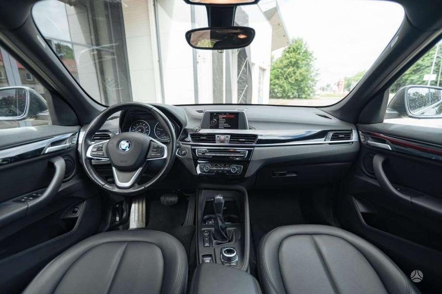 Black BMW X1 2017 in Klaipeda, with an engine capacity of 2.00 L and mileage of 190 thousand km for 13400 €, photo 26 on AUTOMOTO.COM.LV