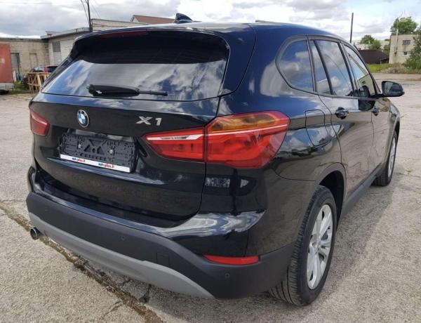 Melns BMW X1 2017 Šauļi, ar dzinēja tilpumu 1.50 L un nobraukumu 190 tūkst. km par 9700 €, foto 3 vietnē AUTOMOTO.COM.LV