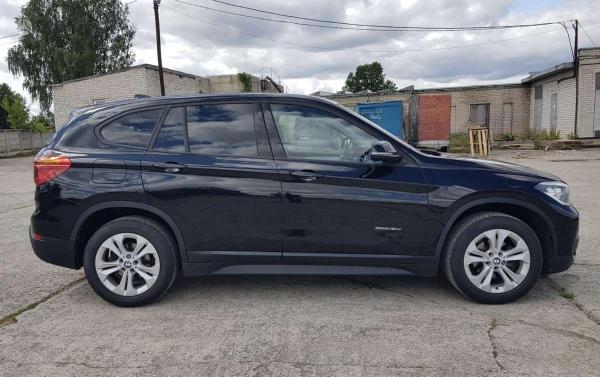 Melns BMW X1 2017 Šauļi, ar dzinēja tilpumu 1.50 L un nobraukumu 190 tūkst. km par 9700 €, foto 4 vietnē AUTOMOTO.COM.LV