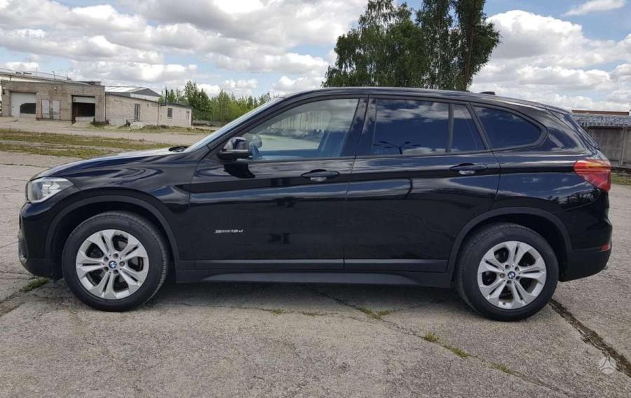 Melns BMW X1 2017 Šauļi, ar dzinēja tilpumu 1.50 L un nobraukumu 190 tūkst. km par 9700 €, foto 7 vietnē AUTOMOTO.COM.LV