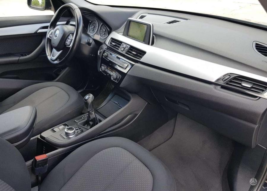 Melns BMW X1 2017 Šauļi, ar dzinēja tilpumu 1.50 L un nobraukumu 190 tūkst. km par 9700 €, foto 9 vietnē AUTOMOTO.COM.LV