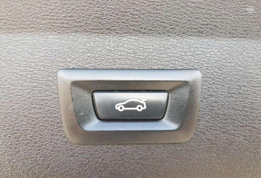 Melns BMW X1 2017 Šauļi, ar dzinēja tilpumu 1.50 L un nobraukumu 190 tūkst. km par 9700 €, foto 14 vietnē AUTOMOTO.COM.LV