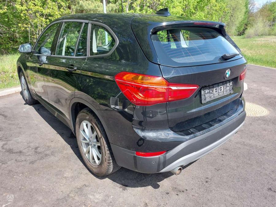 Melns BMW X1 2017 Kauņa, ar dzinēja tilpumu 2.00 L un nobraukumu 347 tūkst. km par 9900 €, foto 4 vietnē AUTOMOTO.COM.LV
