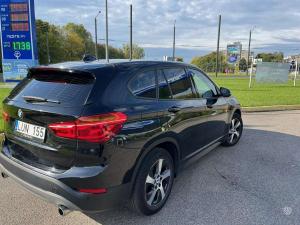 Melns BMW X1 2017 Kauņa, ar dzinēja tilpumu 0.00 L un nobraukumu 190 tūkst. km par 14100 €, foto 4 vietnē AUTOMOTO.COM.LV