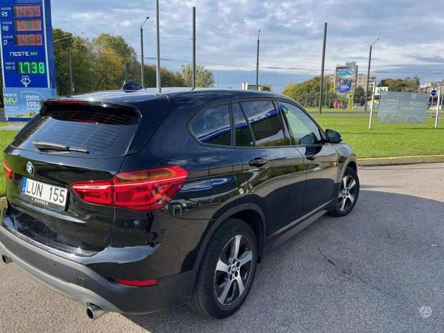 Melns BMW X1 2017 Kauņa, ar dzinēja tilpumu 0.00 L un nobraukumu 190 tūkst. km par 14100 €, foto 4 vietnē AUTOMOTO.COM.LV