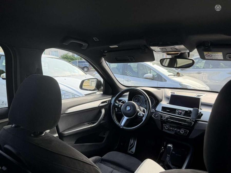 Black BMW X1 2017 in Klaipeda, with an engine capacity of 2.00 L and mileage of 198 thousand km for 15600 €, photo 5 on AUTOMOTO.COM.LV