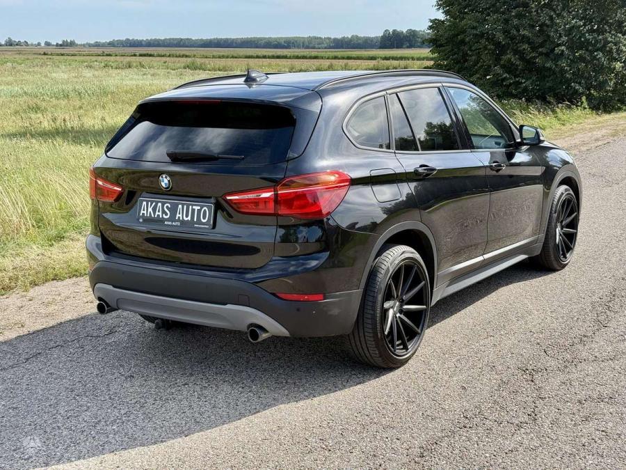 Black BMW X1 2017 in Vilkaviskis, with an engine capacity of 2.00 L and mileage of 212 thousand km for 12600 €, photo 5 on AUTOMOTO.COM.LV