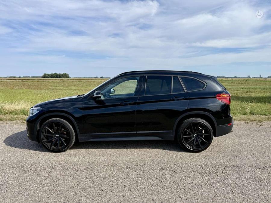 Black BMW X1 2017 in Vilkaviskis, with an engine capacity of 2.00 L and mileage of 212 thousand km for 12600 €, photo 7 on AUTOMOTO.COM.LV