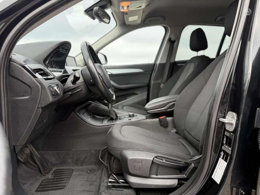Black BMW X1 2017 in Vilkaviskis, with an engine capacity of 2.00 L and mileage of 212 thousand km for 12600 €, photo 10 on AUTOMOTO.COM.LV