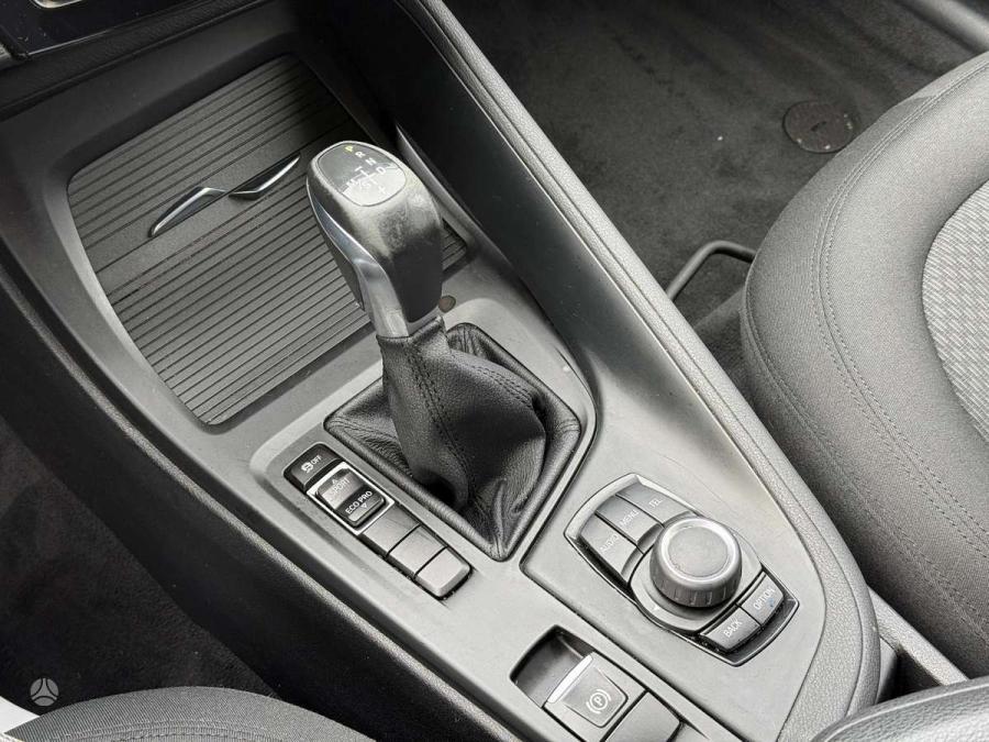 Black BMW X1 2017 in Vilkaviskis, with an engine capacity of 2.00 L and mileage of 212 thousand km for 12600 €, photo 14 on AUTOMOTO.COM.LV