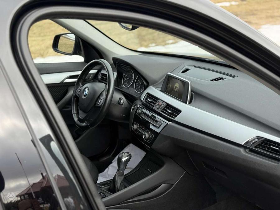 Black BMW X1 2017 in Vilkaviskis, with an engine capacity of 2.00 L and mileage of 212 thousand km for 12600 €, photo 16 on AUTOMOTO.COM.LV