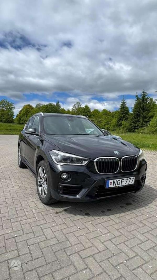 Black BMW X1 2017 in Vilnius, with an engine capacity of 2.00 L and mileage of 213 thousand km for 13300 €, photo 9 on AUTOMOTO.COM.LV