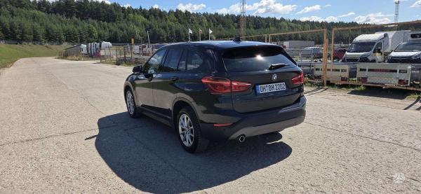 Melns BMW X1 2017 Viļņa, ar dzinēja tilpumu 1.50 L un nobraukumu 218 tūkst. km par 10950 €, foto 7 vietnē AUTOMOTO.COM.LV