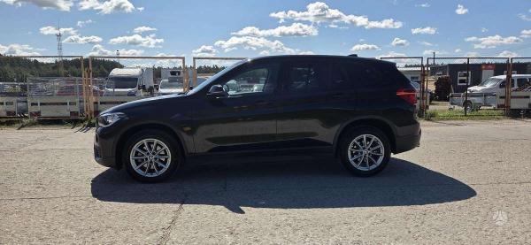 Melns BMW X1 2017 Viļņa, ar dzinēja tilpumu 1.50 L un nobraukumu 218 tūkst. km par 10950 €, foto 9 vietnē AUTOMOTO.COM.LV