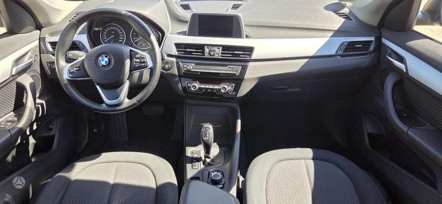 Black BMW X1 2017 in Vilnius, with an engine capacity of 1.50 L and mileage of 218 thousand km for 10950 €, photo 11 on AUTOMOTO.COM.LV