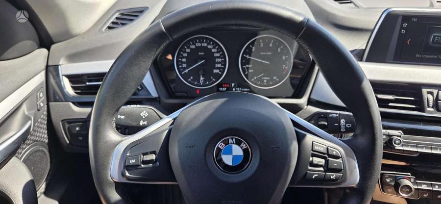Black BMW X1 2017 in Vilnius, with an engine capacity of 1.50 L and mileage of 218 thousand km for 10950 €, photo 19 on AUTOMOTO.COM.LV