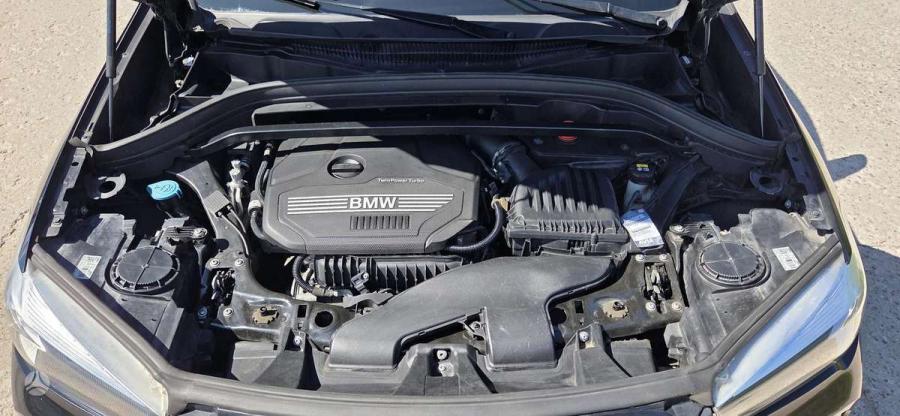 Black BMW X1 2017 in Vilnius, with an engine capacity of 1.50 L and mileage of 218 thousand km for 10950 €, photo 27 on AUTOMOTO.COM.LV