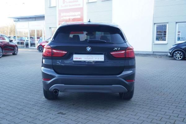 Melns BMW X1 2018 Kauņa, ar dzinēja tilpumu 1.50 L un nobraukumu 71 tūkst. km par 23420 €, foto 7 vietnē AUTOMOTO.COM.LV