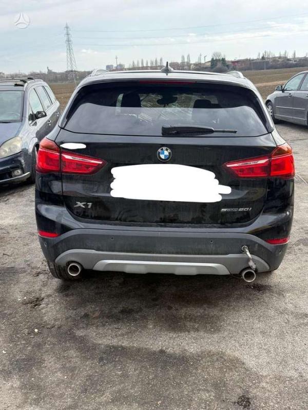 Black BMW X1 2018 in Panevezys, with an engine capacity of 2.00 L and mileage of 160 thousand km for 5500 €, photo 3 on AUTOMOTO.COM.LV