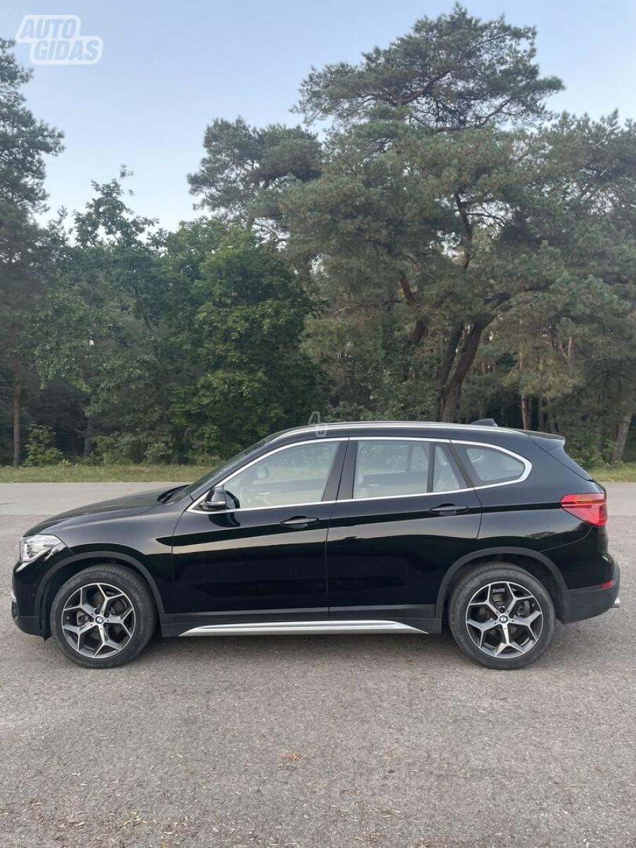 Black BMW X1 2018 in Kaunas, with an engine capacity of 2.00 L and mileage of 137 thousand km for 12000 €, photo 3 on AUTOMOTO.COM.LV