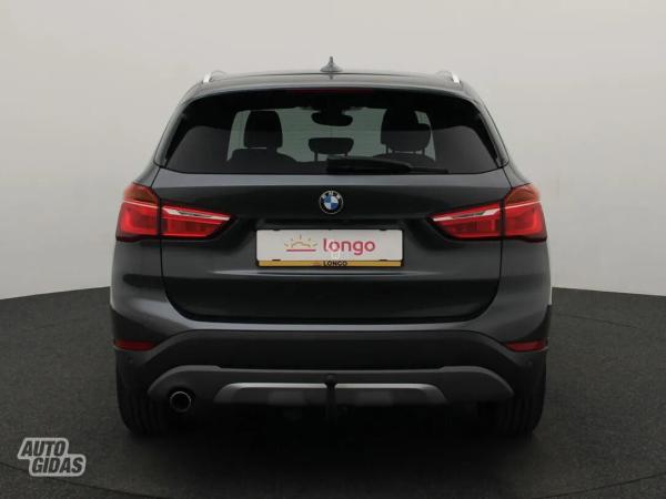 Black BMW X1 2018 in Vilnius, with an engine capacity of 2.00 L and mileage of 154 thousand km for 16999 €, photo 5 on AUTOMOTO.COM.LV