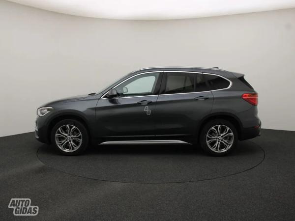 Black BMW X1 2018 in Vilnius, with an engine capacity of 2.00 L and mileage of 154 thousand km for 16999 €, photo 6 on AUTOMOTO.COM.LV