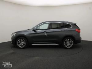 Black BMW X1 2018 in Vilnius, with an engine capacity of 2.00 L and mileage of 154 thousand km for 16999 €, photo 7 on AUTOMOTO.COM.LV