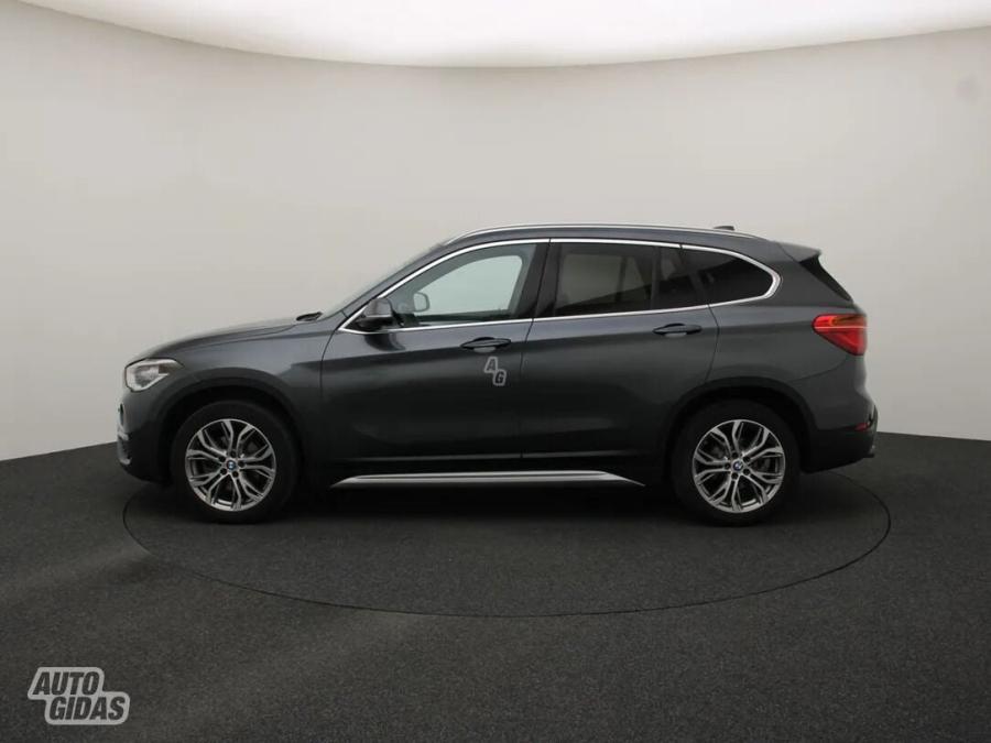 Black BMW X1 2018 in Vilnius, with an engine capacity of 2.00 L and mileage of 154 thousand km for 16999 €, photo 7 on AUTOMOTO.COM.LV