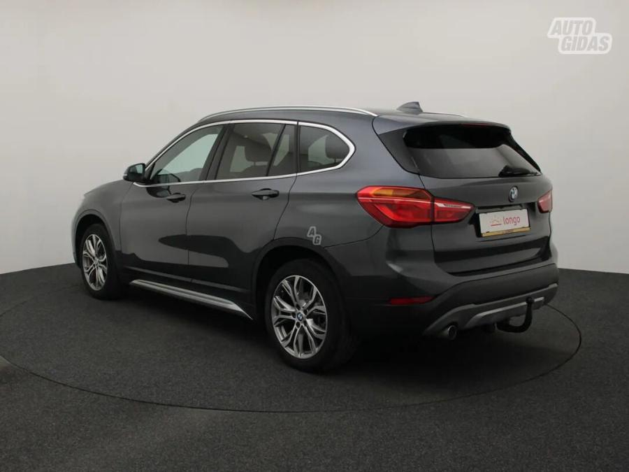 Black BMW X1 2018 in Vilnius, with an engine capacity of 2.00 L and mileage of 154 thousand km for 16999 €, photo 8 on AUTOMOTO.COM.LV