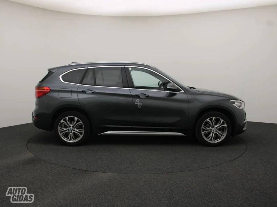 Black BMW X1 2018 in Vilnius, with an engine capacity of 2.00 L and mileage of 154 thousand km for 16999 €, photo 10 on AUTOMOTO.COM.LV