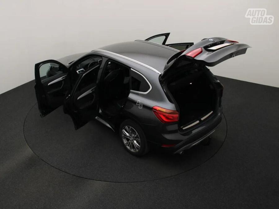 Black BMW X1 2018 in Vilnius, with an engine capacity of 2.00 L and mileage of 154 thousand km for 16999 €, photo 14 on AUTOMOTO.COM.LV