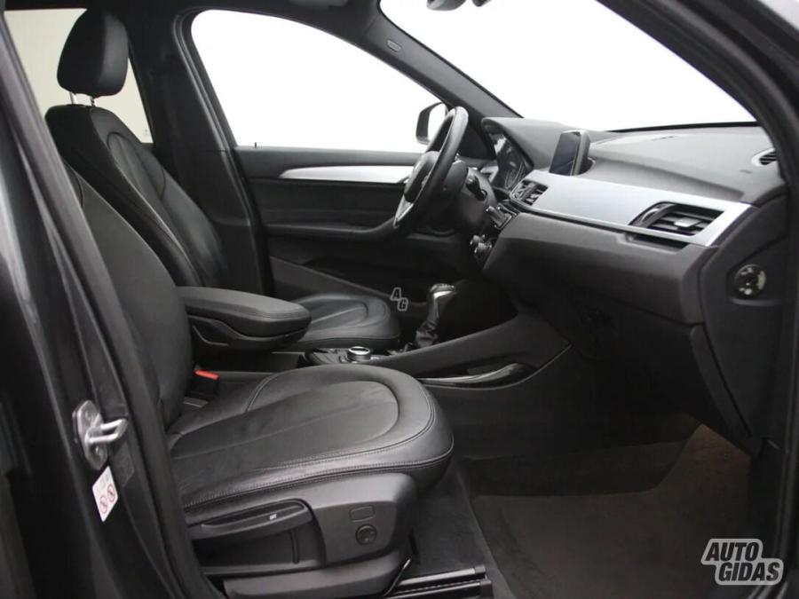 Black BMW X1 2018 in Vilnius, with an engine capacity of 2.00 L and mileage of 154 thousand km for 16999 €, photo 15 on AUTOMOTO.COM.LV