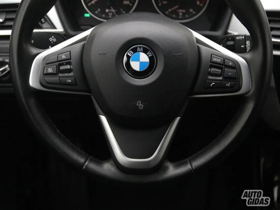 Black BMW X1 2018 in Vilnius, with an engine capacity of 2.00 L and mileage of 154 thousand km for 16999 €, photo 19 on AUTOMOTO.COM.LV