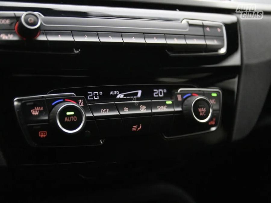 Black BMW X1 2018 in Vilnius, with an engine capacity of 2.00 L and mileage of 154 thousand km for 16999 €, photo 21 on AUTOMOTO.COM.LV