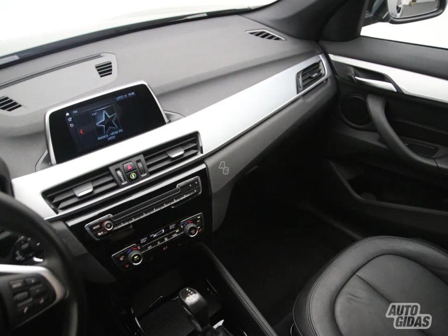 Black BMW X1 2018 in Vilnius, with an engine capacity of 2.00 L and mileage of 154 thousand km for 16999 €, photo 22 on AUTOMOTO.COM.LV