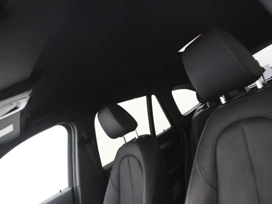 Black BMW X1 2018 in Vilnius, with an engine capacity of 2.00 L and mileage of 154 thousand km for 16999 €, photo 33 on AUTOMOTO.COM.LV