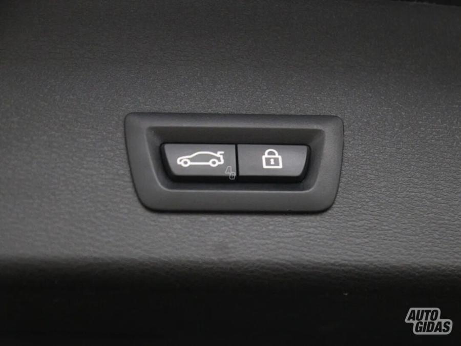 Black BMW X1 2018 in Vilnius, with an engine capacity of 2.00 L and mileage of 154 thousand km for 16999 €, photo 34 on AUTOMOTO.COM.LV