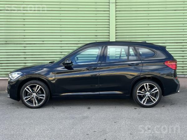 Black BMW X1 2018 in Riga, with an engine capacity of 1.50 L and mileage of 146 thousand km for 15500 €, photo 3 on AUTOMOTO.COM.LV