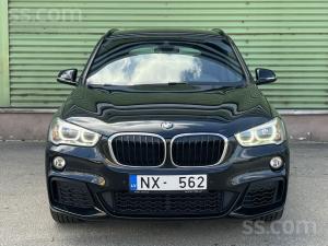 Black BMW X1 2018 in Riga, with an engine capacity of 1.50 L and mileage of 146 thousand km for 15500 €, photo 5 on AUTOMOTO.COM.LV