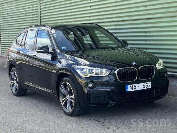 Black BMW X1 2018 in Riga, with an engine capacity of 1.50 L and mileage of 146 thousand km for 15500 €, photo 5 on AUTOMOTO.COM.LV