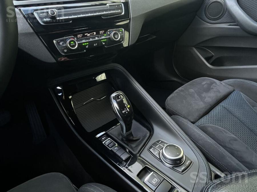 Black BMW X1 2018 in Riga, with an engine capacity of 1.50 L and mileage of 146 thousand km for 15500 €, photo 10 on AUTOMOTO.COM.LV