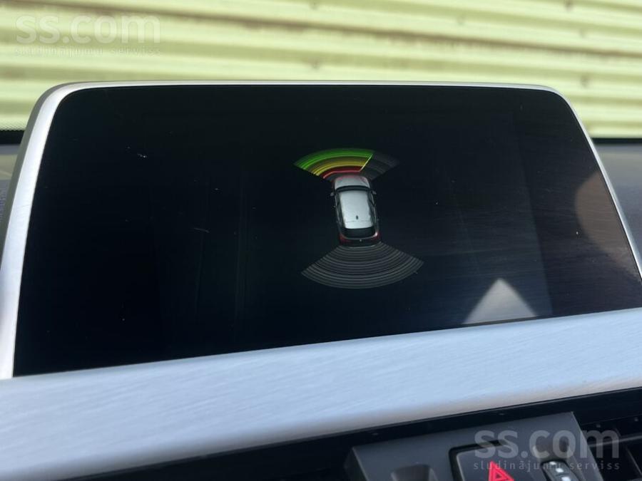 Black BMW X1 2018 in Riga, with an engine capacity of 1.50 L and mileage of 146 thousand km for 15500 €, photo 13 on AUTOMOTO.COM.LV