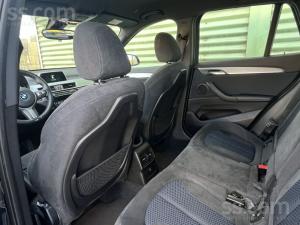 Black BMW X1 2018 in Riga, with an engine capacity of 1.50 L and mileage of 146 thousand km for 15500 €, photo 15 on AUTOMOTO.COM.LV