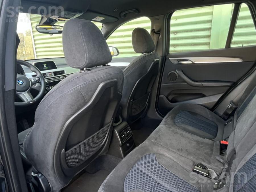 Black BMW X1 2018 in Riga, with an engine capacity of 1.50 L and mileage of 146 thousand km for 15500 €, photo 15 on AUTOMOTO.COM.LV